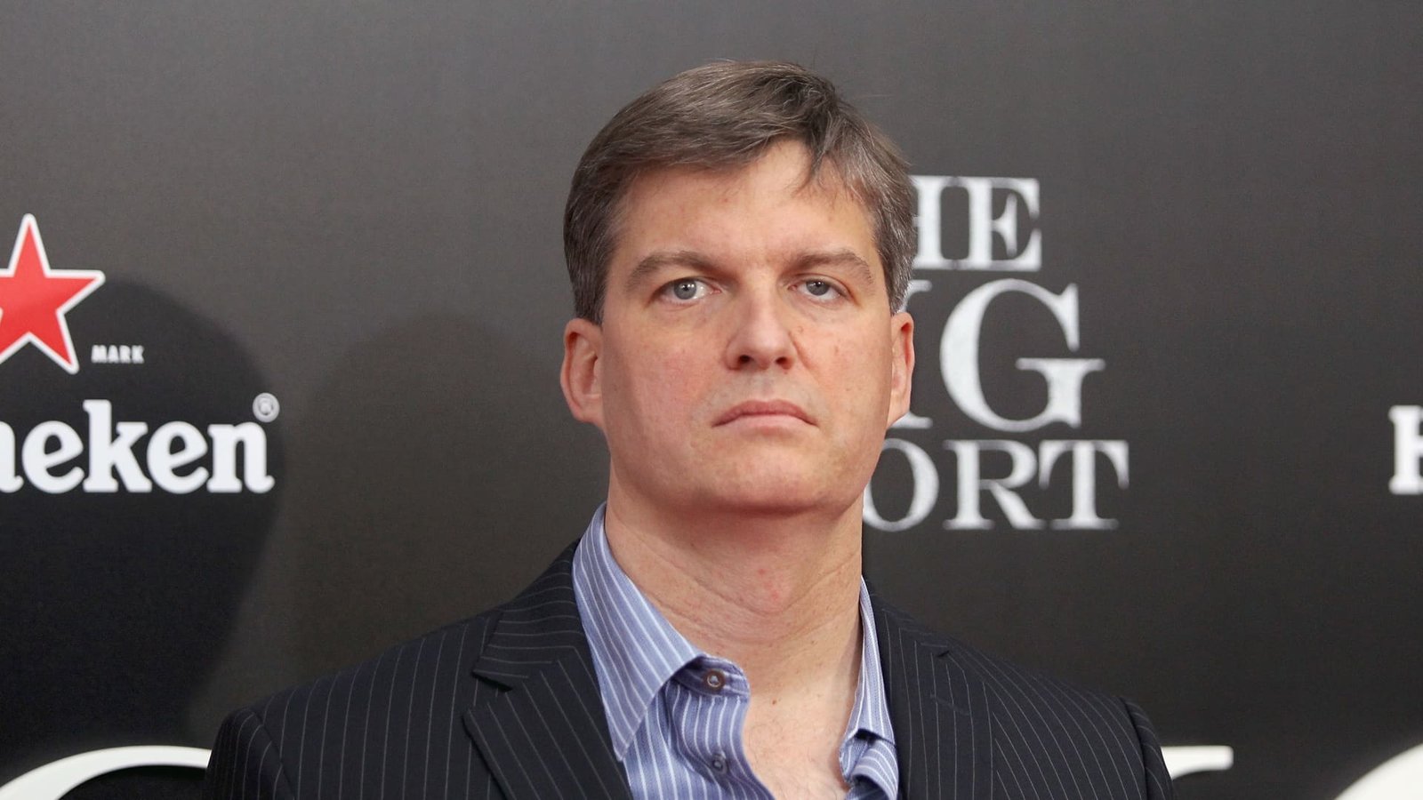 Investidor do 'Big Short', Michael Burry, nega estar vendido em ações ...